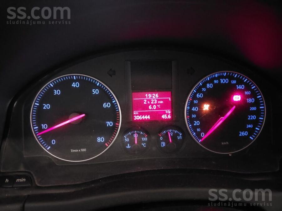 Volkswagen Golf Plus 2006 in Riga, with an engine capacity of 1.60 L and mileage of 306 thousand km for 1700 €, photo 15 on AUTOMOTO.COM.LV