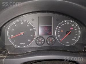 Volkswagen Golf Plus 2006 in Riga, with an engine capacity of 1.60 L and mileage of 306 thousand km for 1700 €, photo 18 on AUTOMOTO.COM.LV