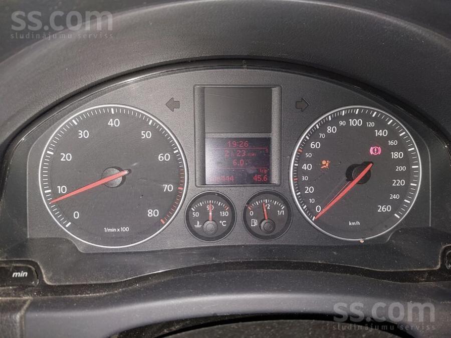 Volkswagen Golf Plus 2006 in Riga, with an engine capacity of 1.60 L and mileage of 306 thousand km for 1700 €, photo 18 on AUTOMOTO.COM.LV