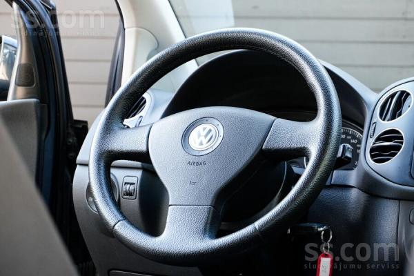 Volkswagen Golf Plus 2006 in Riga, with an engine capacity of 1.90 L and mileage of 250 thousand km for 3390 €, photo 8 on AUTOMOTO.COM.LV