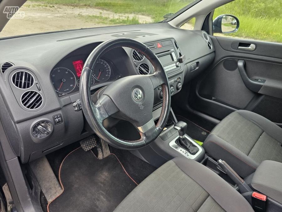 Volkswagen Golf Plus 2006 in Vilnius, with an engine capacity of 2.00 L and mileage of 314 thousand km for 2999 €, photo 9 on AUTOMOTO.COM.LV