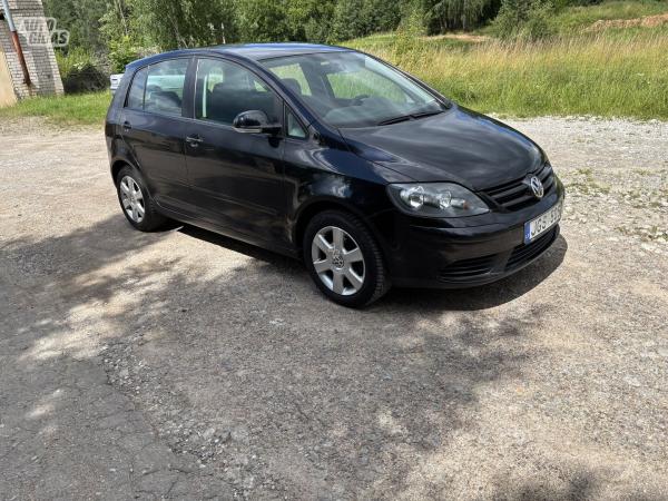 Volkswagen Golf Plus 2006 in Visaginas, with an engine capacity of 1.60 L and mileage of 229 thousand km for 2650 €, photo 2 on AUTOMOTO.COM.LV