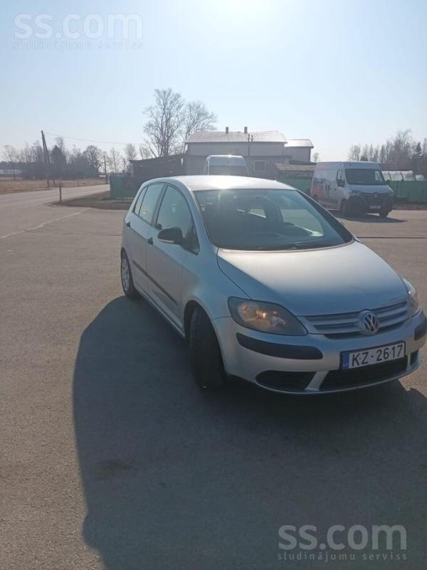 Volkswagen Golf Plus 2007 Rīga, ar dzinēja tilpumu 1.90 L un nobraukumu 383 tūkst. km par 1300 €, foto 5 vietnē AUTOMOTO.COM.LV