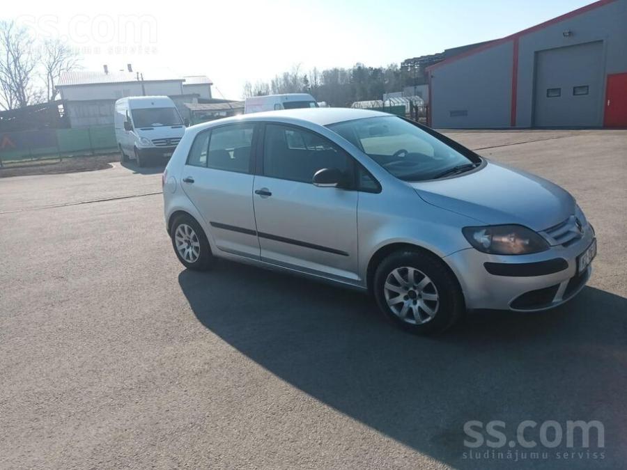 Volkswagen Golf Plus 2007 in Riga, with an engine capacity of 1.90 L and mileage of 383 thousand km for 1300 €, photo 7 on AUTOMOTO.COM.LV