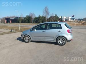 Volkswagen Golf Plus 2007 in Riga, with an engine capacity of 1.90 L and mileage of 383 thousand km for 1300 €, photo 8 on AUTOMOTO.COM.LV