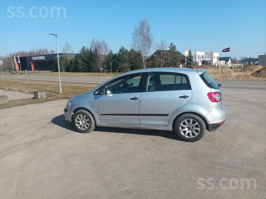 Volkswagen Golf Plus 2007 in Riga, with an engine capacity of 1.90 L and mileage of 383 thousand km for 1300 €, photo 8 on AUTOMOTO.COM.LV