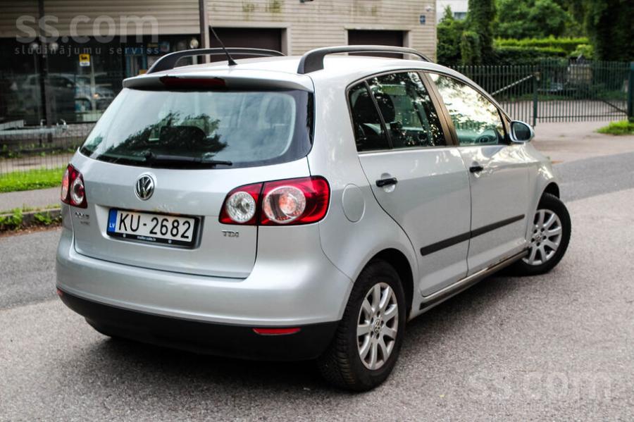 Volkswagen Golf Plus 2008 in Riga, with an engine capacity of 1.90 L and mileage of 304 thousand km for 1750 €, photo 4 on AUTOMOTO.COM.LV