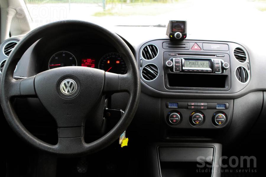 Volkswagen Golf Plus 2008 in Riga, with an engine capacity of 1.90 L and mileage of 304 thousand km for 1750 €, photo 9 on AUTOMOTO.COM.LV