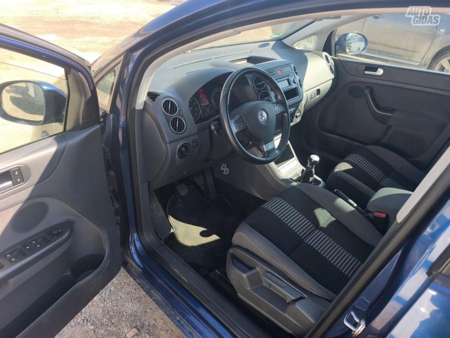 Volkswagen Golf Plus 2008 Utena, ar dzinēja tilpumu 1.60 L un nobraukumu 144 tūkst. km par 2990 €, foto 13 vietnē AUTOMOTO.COM.LV