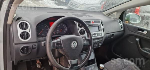 Volkswagen Golf Plus 2008 Valmiera, ar dzinēja tilpumu 2.00 L un nobraukumu 0 tūkst. km par 2500 €, foto 8 vietnē AUTOMOTO.COM.LV