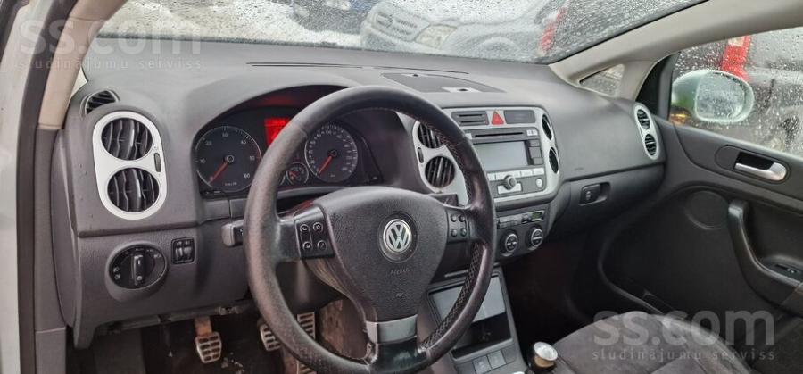Фольксваген Гольф Плюс 2008 в Валмиера, объемом двигателя 2.00 л и пробегом 0 тыс. км за 2500 €, фото 9 на AUTOMOTO.COM.LV
