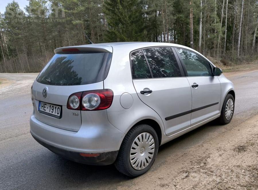 Volkswagen Golf Plus 2008 Rīga, ar dzinēja tilpumu 1.90 L un nobraukumu 101 tūkst. km par 2900 €, foto 6 vietnē AUTOMOTO.COM.LV