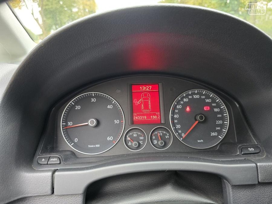 Volkswagen Golf Plus 2008 in Telschi, with an engine capacity of 1.90 L and mileage of 240 thousand km for 2480 €, photo 7 on AUTOMOTO.COM.LV
