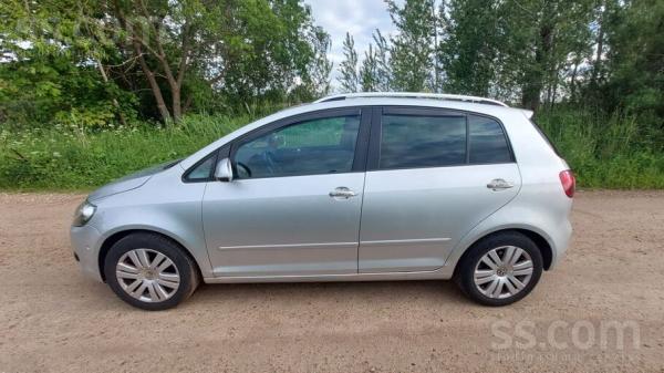 Volkswagen Golf Plus 2009 in Riga, with an engine capacity of 2.00 L and mileage of 328 thousand km for 3750 €, photo 5 on AUTOMOTO.COM.LV