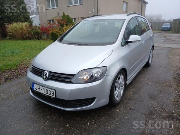 Volkswagen Golf Plus 2009 in Ogre, with an engine capacity of 2.00 L and mileage of 302 thousand km for 3300 €, photo 4 on AUTOMOTO.COM.LV