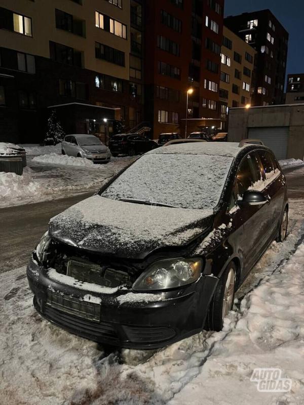 Volkswagen Golf Plus 2009 in Vilnius, with an engine capacity of 1.90 L and mileage of 290 thousand km for 1200 €, photo 1 on AUTOMOTO.COM.LV
