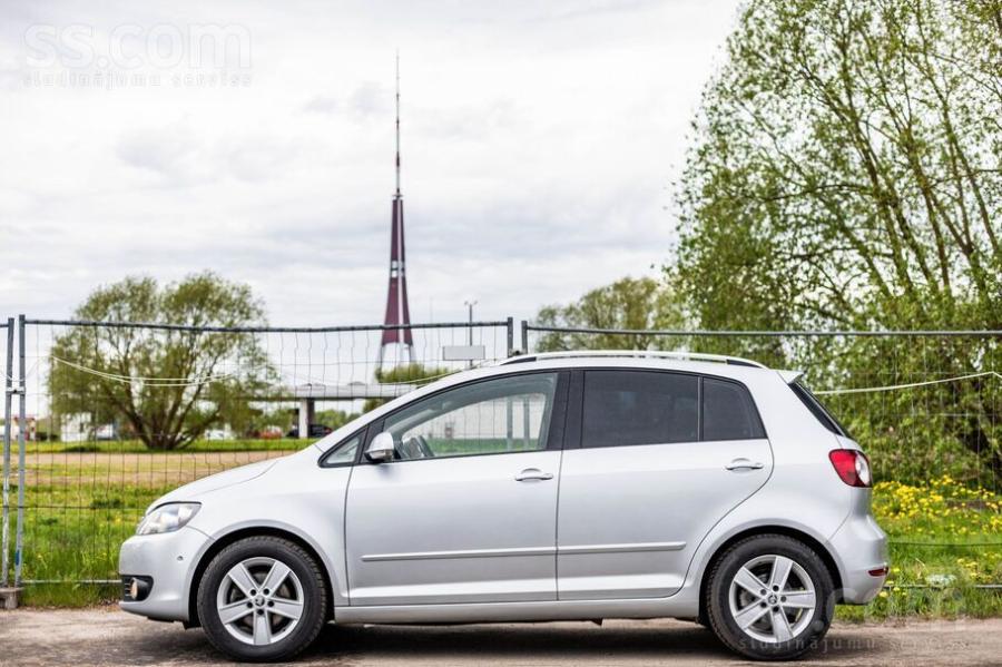 Volkswagen Golf Plus 2009 Rīga, ar dzinēja tilpumu 1.60 L un nobraukumu 281 tūkst. km par 5490 €, foto 5 vietnē AUTOMOTO.COM.LV