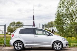 Volkswagen Golf Plus 2009 Rīga, ar dzinēja tilpumu 1.60 L un nobraukumu 281 tūkst. km par 5490 €, foto 6 vietnē AUTOMOTO.COM.LV