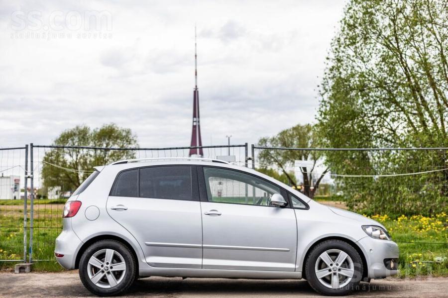 Volkswagen Golf Plus 2009 Rīga, ar dzinēja tilpumu 1.60 L un nobraukumu 281 tūkst. km par 5490 €, foto 6 vietnē AUTOMOTO.COM.LV