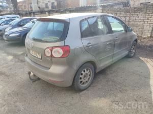 Volkswagen Golf Plus 2009 Rīga, ar dzinēja tilpumu 1.60 L un nobraukumu 336 tūkst. km par 1650 €, foto 4 vietnē AUTOMOTO.COM.LV