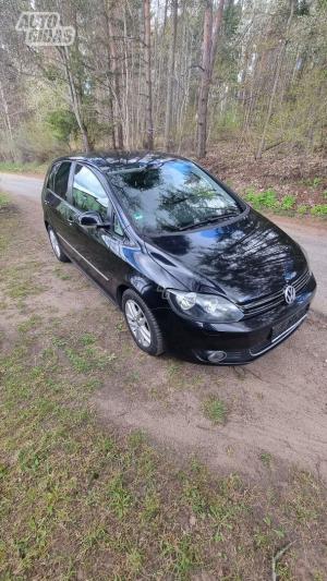 Volkswagen Golf Plus 2012 Alīta, ar dzinēja tilpumu 1.60 L un nobraukumu 266 tūkst. km par 5500 €, foto 4 vietnē AUTOMOTO.COM.LV