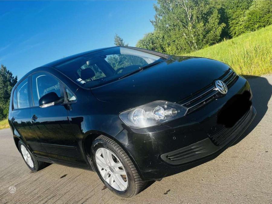 Volkswagen Golf Plus 2012 in Siauliai, with an engine capacity of 1.90 L and mileage of 270 thousand km for 5100 €, photo 4 on AUTOMOTO.COM.LV