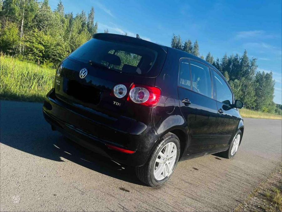 Volkswagen Golf Plus 2012 in Siauliai, with an engine capacity of 1.90 L and mileage of 270 thousand km for 5100 €, photo 5 on AUTOMOTO.COM.LV