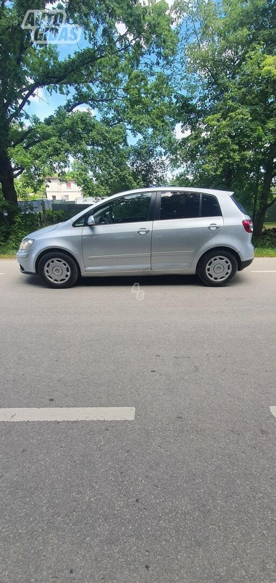 Volkswagen Golf Plus 2005 in Siauliai, with an engine capacity of 1.90 L and mileage of 330 thousand km for 930 €, photo 4 on AUTOMOTO.COM.LV