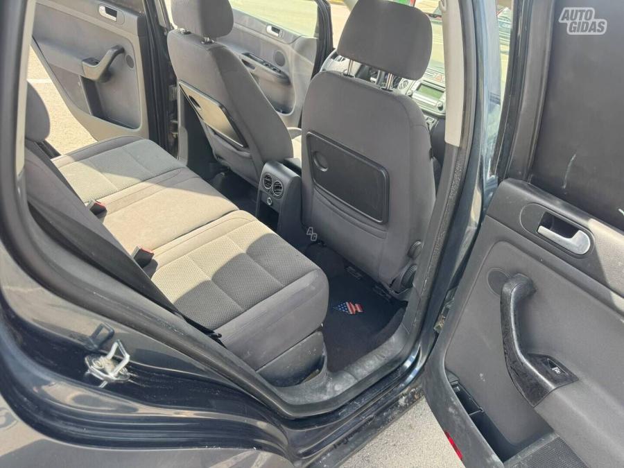 Volkswagen Golf Plus 2005 Šauļi, ar dzinēja tilpumu 1.90 L un nobraukumu 30 tūkst. km par 1100 €, foto 5 vietnē AUTOMOTO.COM.LV