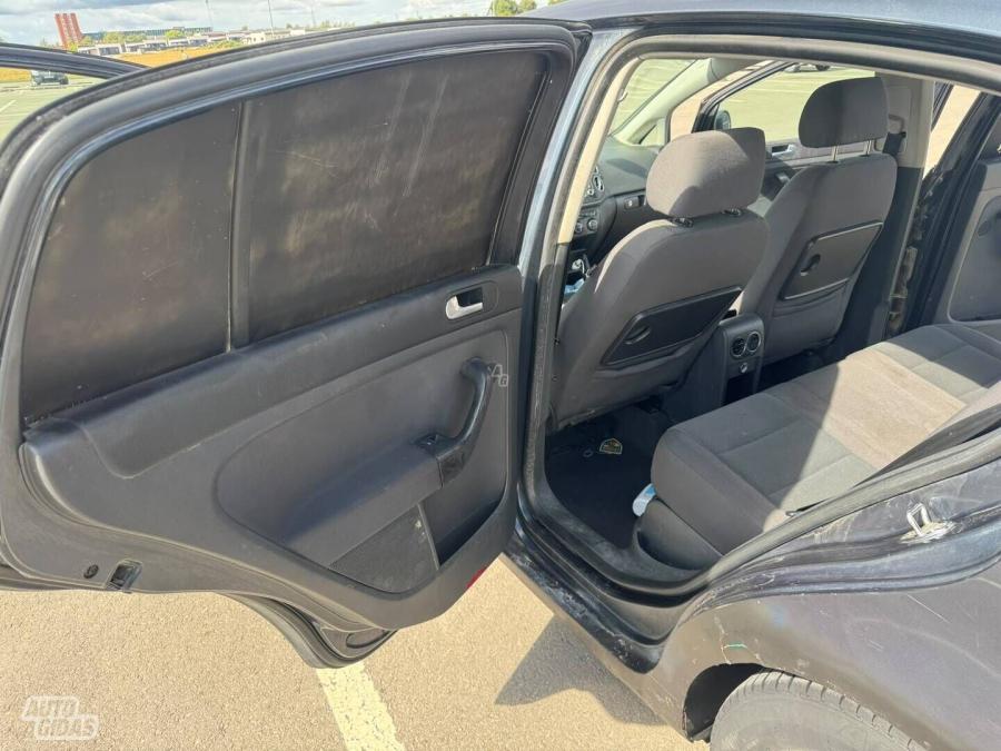 Volkswagen Golf Plus 2005 Šauļi, ar dzinēja tilpumu 1.90 L un nobraukumu 30 tūkst. km par 1100 €, foto 13 vietnē AUTOMOTO.COM.LV