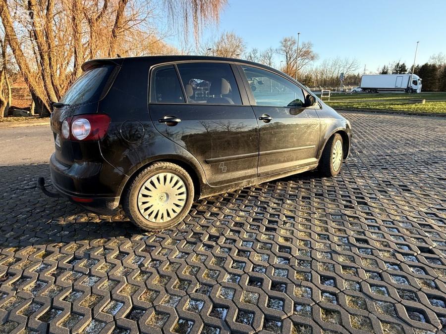 Volkswagen Golf Plus 2006 Panevēža, ar dzinēja tilpumu 1.40 L un nobraukumu 285 tūkst. km par 1450 €, foto 4 vietnē AUTOMOTO.COM.LV