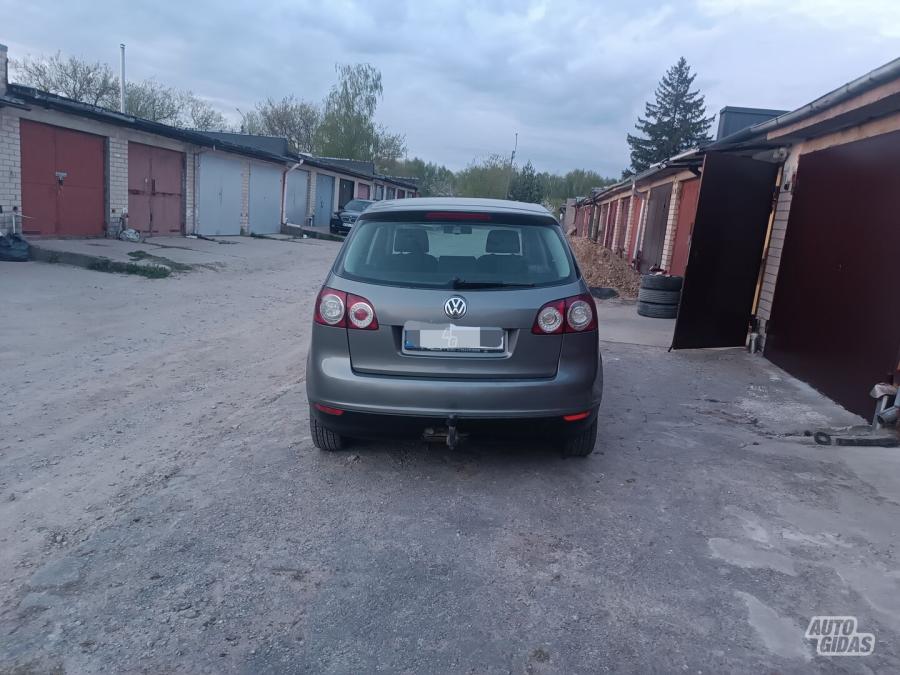 Volkswagen Golf Plus 2006 Šauļi, ar dzinēja tilpumu 1.90 L un nobraukumu 300 tūkst. km par 1600 €, foto 4 vietnē AUTOMOTO.COM.LV