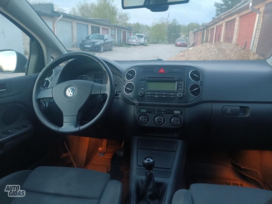 Volkswagen Golf Plus 2006 Šauļi, ar dzinēja tilpumu 1.90 L un nobraukumu 300 tūkst. km par 1600 €, foto 9 vietnē AUTOMOTO.COM.LV