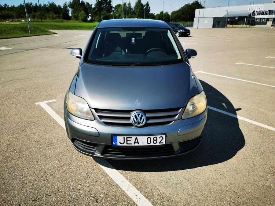 Volkswagen Golf Plus 2006 in Ukmerge, with an engine capacity of 1.90 L and mileage of 300 thousand km for 1600 €, photo 1 on AUTOMOTO.COM.LV