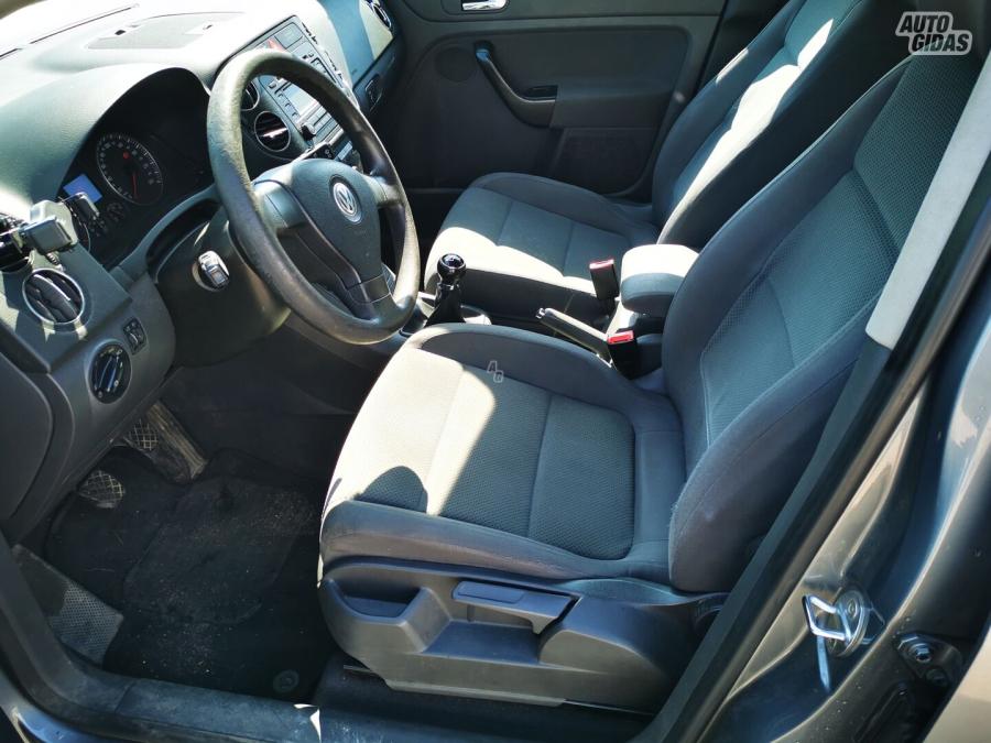 Volkswagen Golf Plus 2006 in Ukmerge, with an engine capacity of 1.90 L and mileage of 300 thousand km for 1600 €, photo 14 on AUTOMOTO.COM.LV