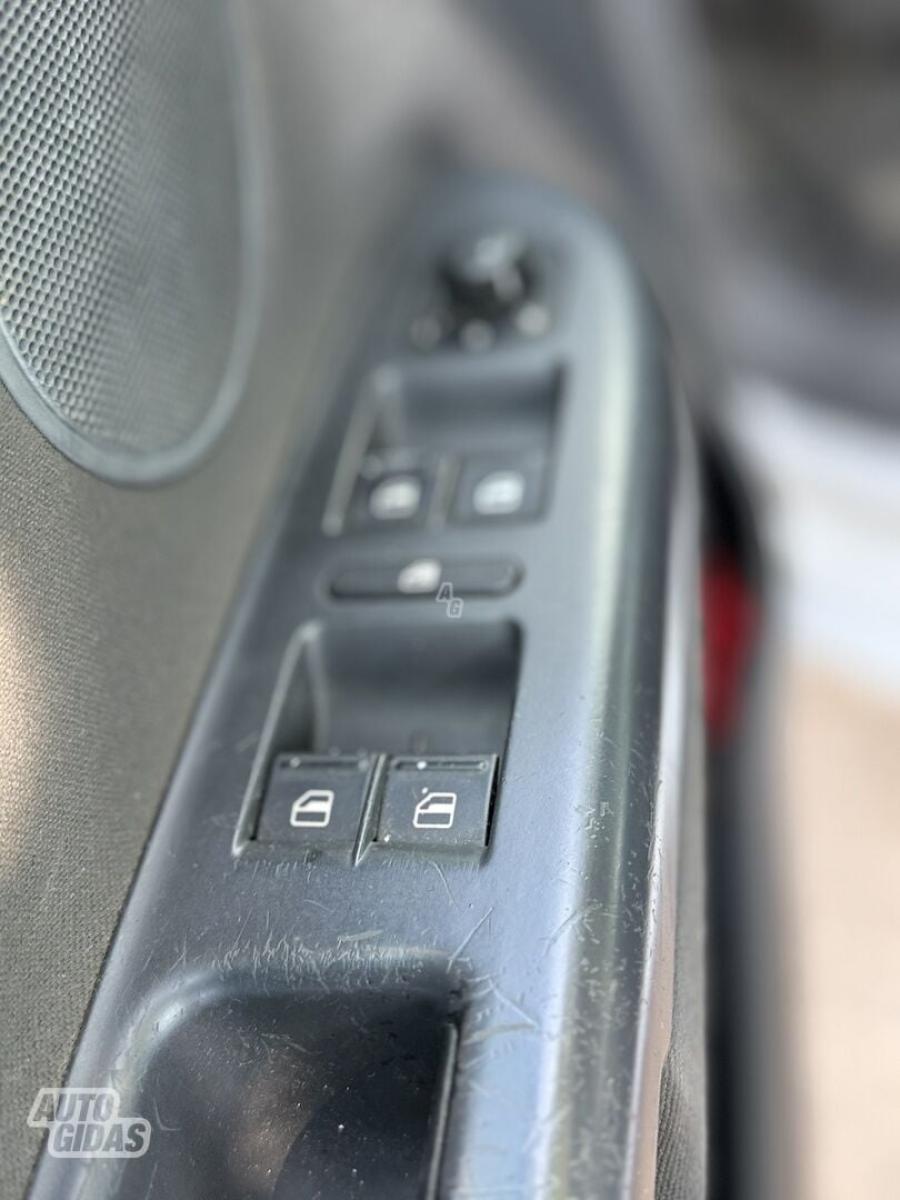 Volkswagen Golf Plus 2006 in Kaunas, with an engine capacity of 2.00 L and mileage of 300 thousand km for 2000 €, photo 11 on AUTOMOTO.COM.LV