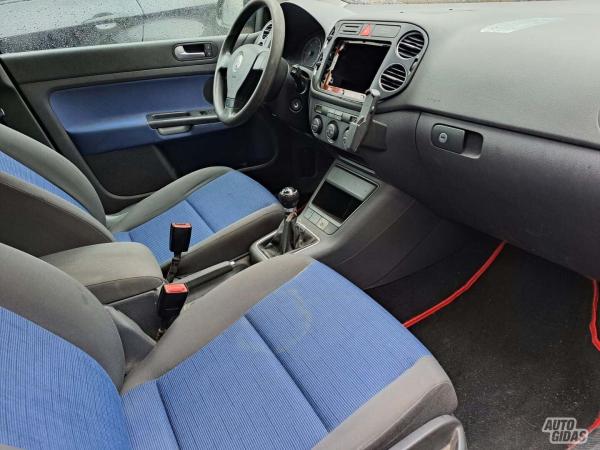 Volkswagen Golf Plus 2006 Telšiai vietnē Volkswagen Golf Plus 2006 Telšiai, ar dzinēja tilpumu 2.00 L un nobraukumu 340 tūkst. km par 850 €, foto 8 vietnē AUTOMOTO.COM.LV