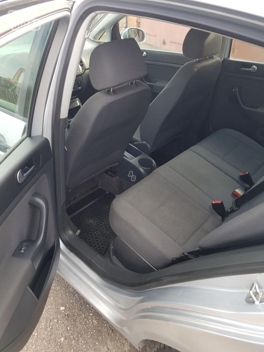 Volkswagen Golf Plus 2007 Viļņa, ar dzinēja tilpumu 1.90 L un nobraukumu 230 tūkst. km par 1400 €, foto 15 vietnē AUTOMOTO.COM.LV