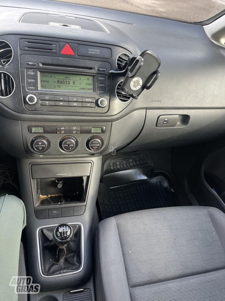 Volkswagen Golf Plus 2007 Viļņa, ar dzinēja tilpumu 1.90 L un nobraukumu 0 tūkst. km par 1550 €, foto 30 vietnē AUTOMOTO.COM.LV