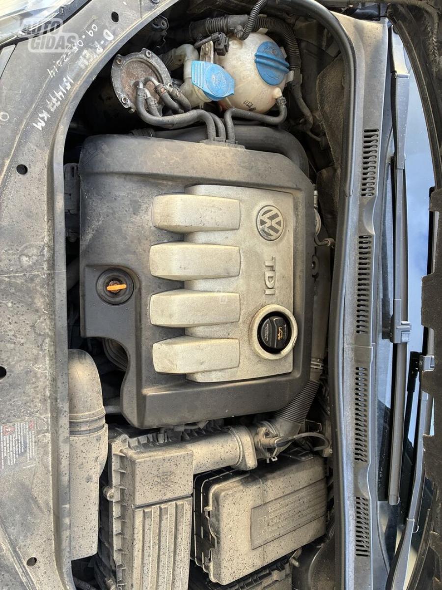 Volkswagen Golf Plus 2007 in Palanga, with an engine capacity of 1.90 L and mileage of 280 thousand km for 2499 €, photo 15 on AUTOMOTO.COM.LV