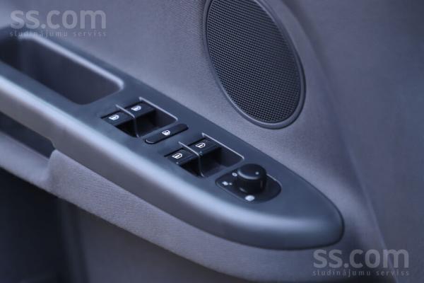 Volkswagen Golf Plus 2008 Tukums, ar dzinēja tilpumu 1.90 L un nobraukumu 366 tūkst. km par 2450 €, foto 10 vietnē AUTOMOTO.COM.LV