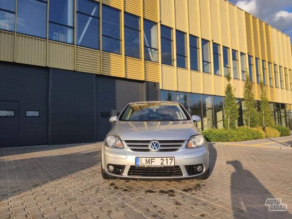 Volkswagen Golf Plus 2008 in Vilnius, with an engine capacity of 1.90 L and mileage of 384 thousand km for 1300 €, photo 2 on AUTOMOTO.COM.LV