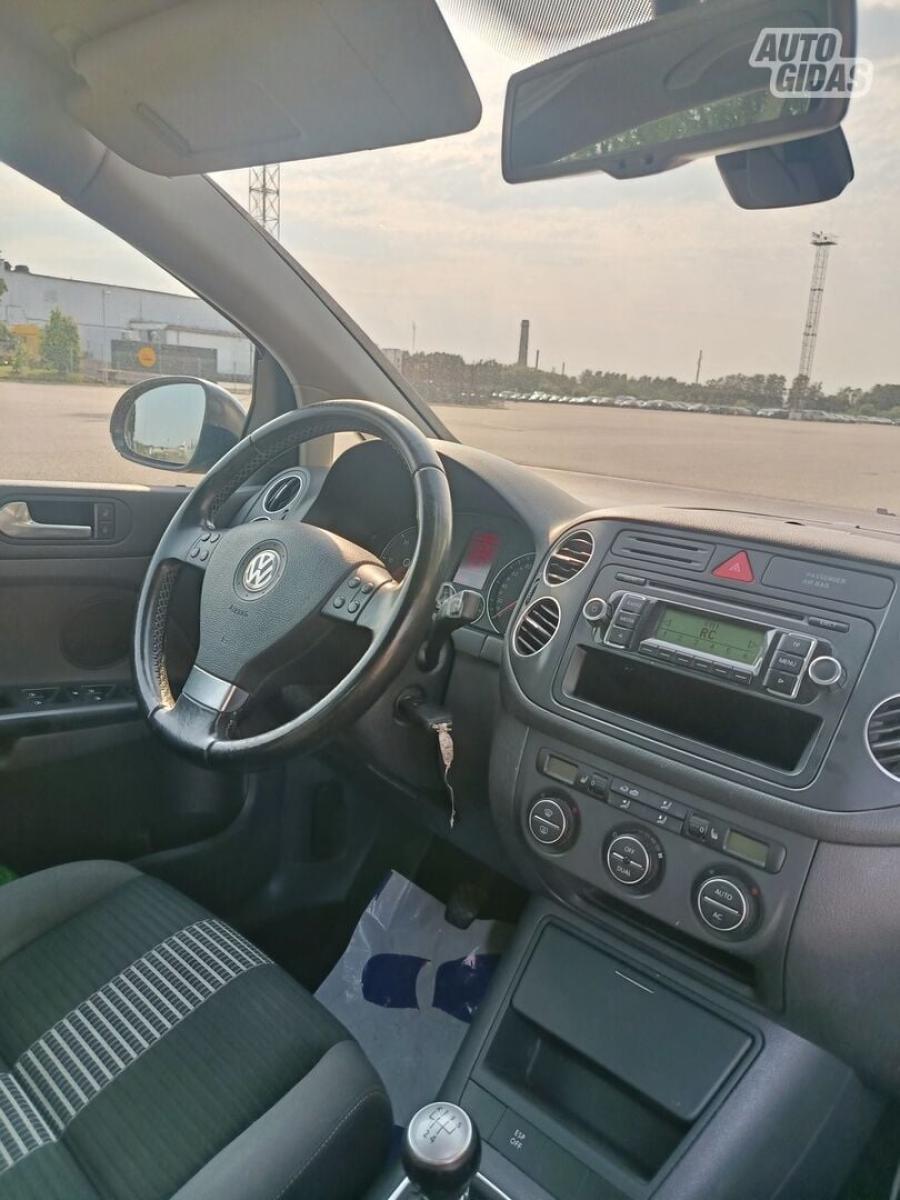 Volkswagen Golf Plus 2008 in Marijampole, with an engine capacity of 1.90 L and mileage of 263 thousand km for 2750 €, photo 10 on AUTOMOTO.COM.LV