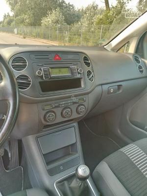 Volkswagen Golf Plus 2008 in Marijampole, with an engine capacity of 1.90 L and mileage of 263 thousand km for 2750 €, photo 12 on AUTOMOTO.COM.LV
