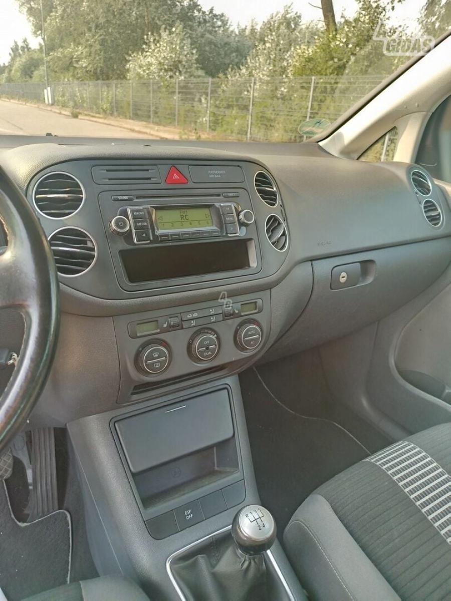 Volkswagen Golf Plus 2008 in Marijampole, with an engine capacity of 1.90 L and mileage of 263 thousand km for 2750 €, photo 12 on AUTOMOTO.COM.LV