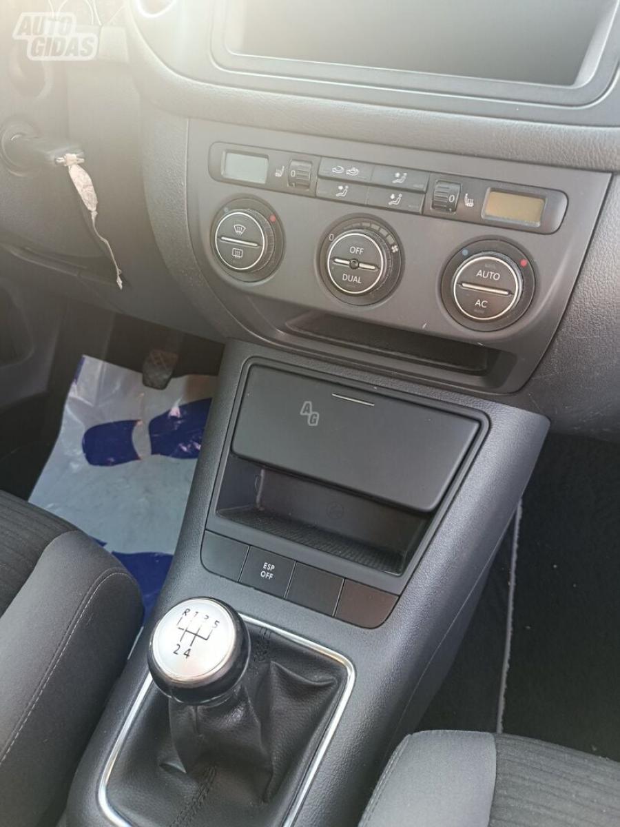 Volkswagen Golf Plus 2008 in Marijampole, with an engine capacity of 1.90 L and mileage of 263 thousand km for 2750 €, photo 13 on AUTOMOTO.COM.LV