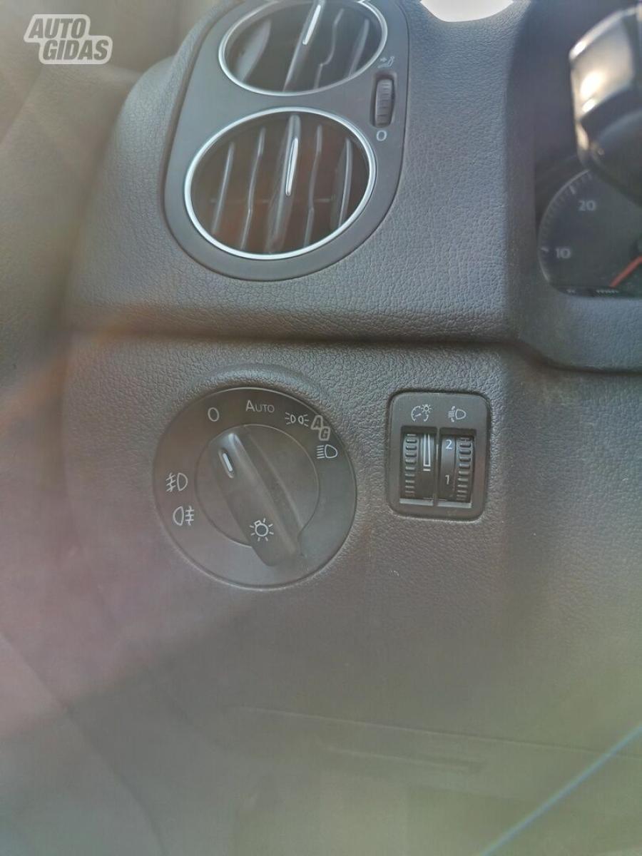 Volkswagen Golf Plus 2008 in Marijampole, with an engine capacity of 1.90 L and mileage of 263 thousand km for 2750 €, photo 17 on AUTOMOTO.COM.LV