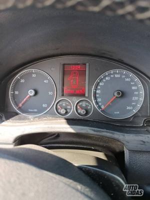 Volkswagen Golf Plus 2008 in Jonava, with an engine capacity of 1.90 L and mileage of 398 thousand km for 2400 €, photo 6 on AUTOMOTO.COM.LV