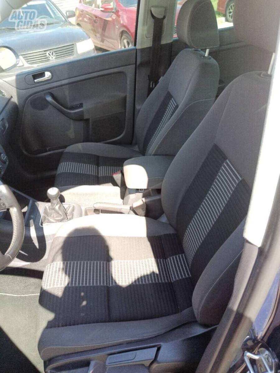 Volkswagen Golf Plus 2008 in Jonava, with an engine capacity of 1.90 L and mileage of 398 thousand km for 2400 €, photo 14 on AUTOMOTO.COM.LV