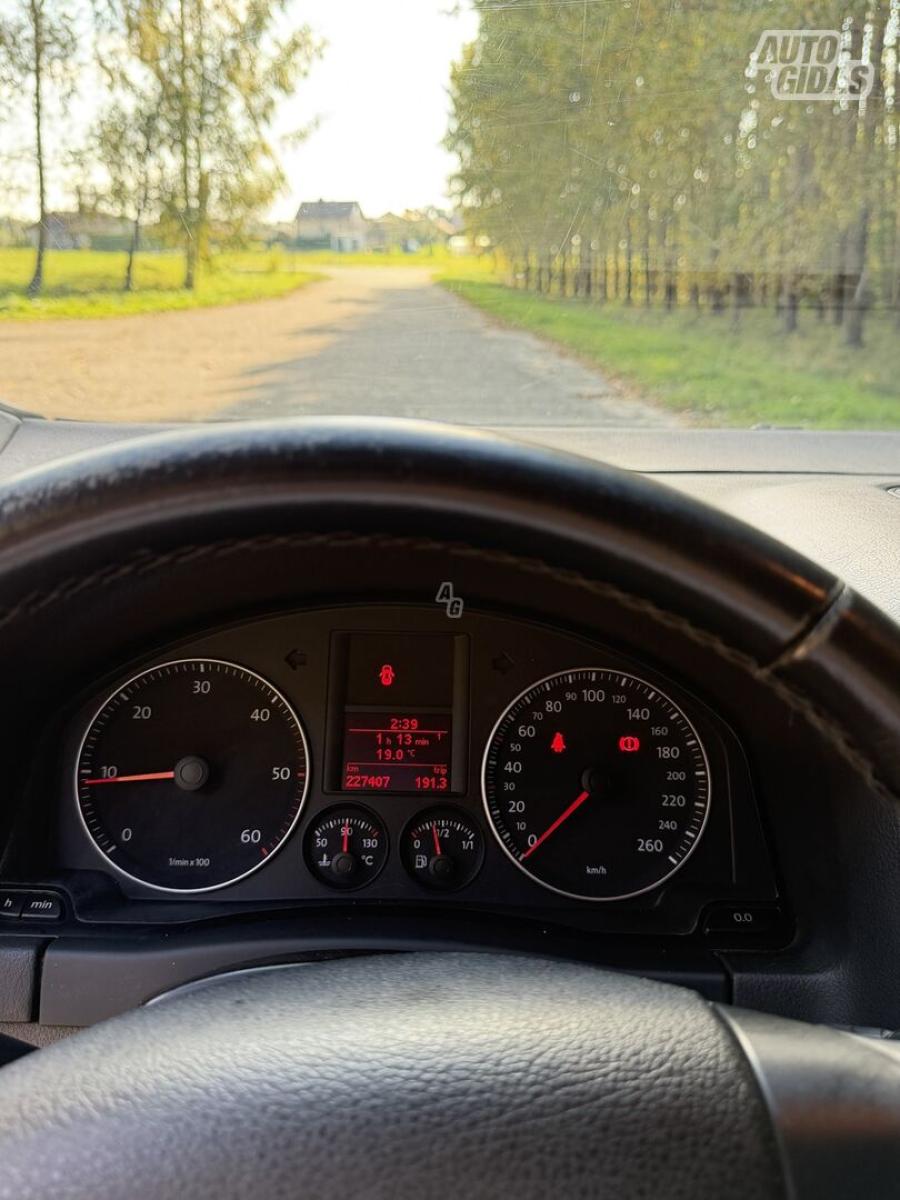 Volkswagen Golf Plus 2008 in Plunge, with an engine capacity of 1.90 L and mileage of 227 thousand km for 1700 €, photo 13 on AUTOMOTO.COM.LV